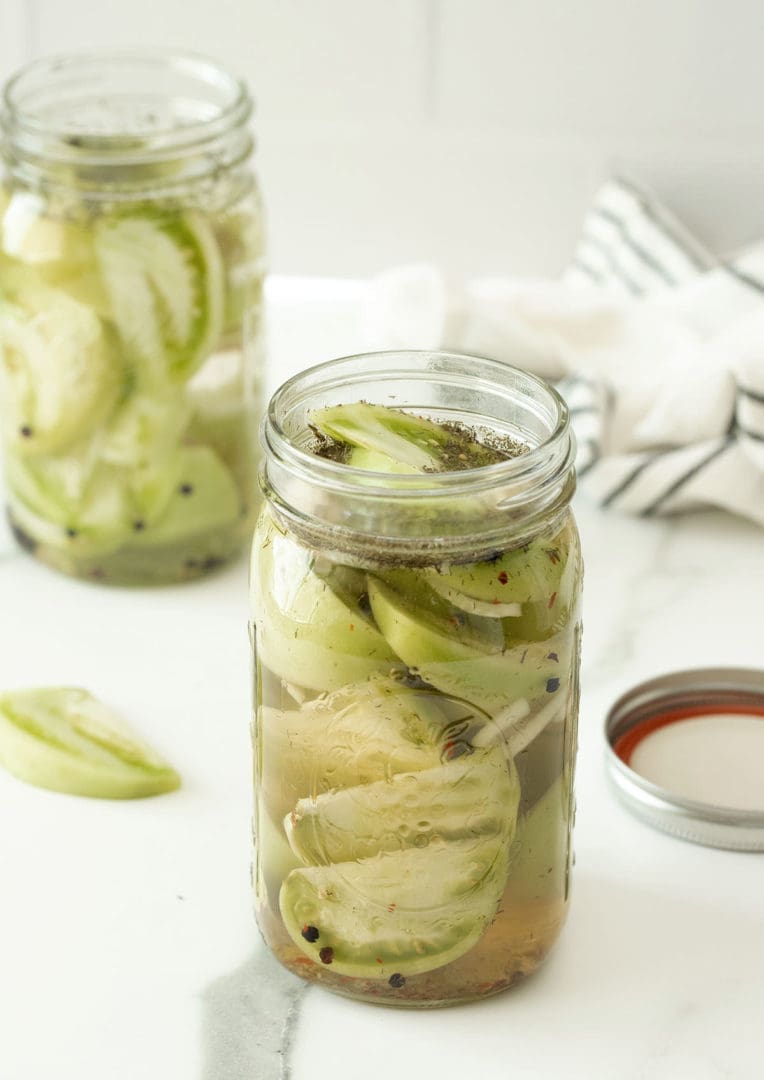 Easy Pickled Green Tomatoes (Only 10 Minutes) - Foodie And Wine